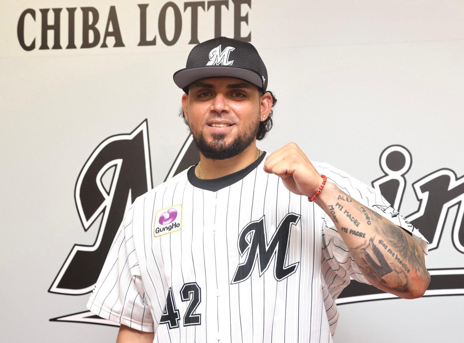 ROBERTO OSUNA FUE PRESENTADO EN JAPÓN : CUARTO BAT